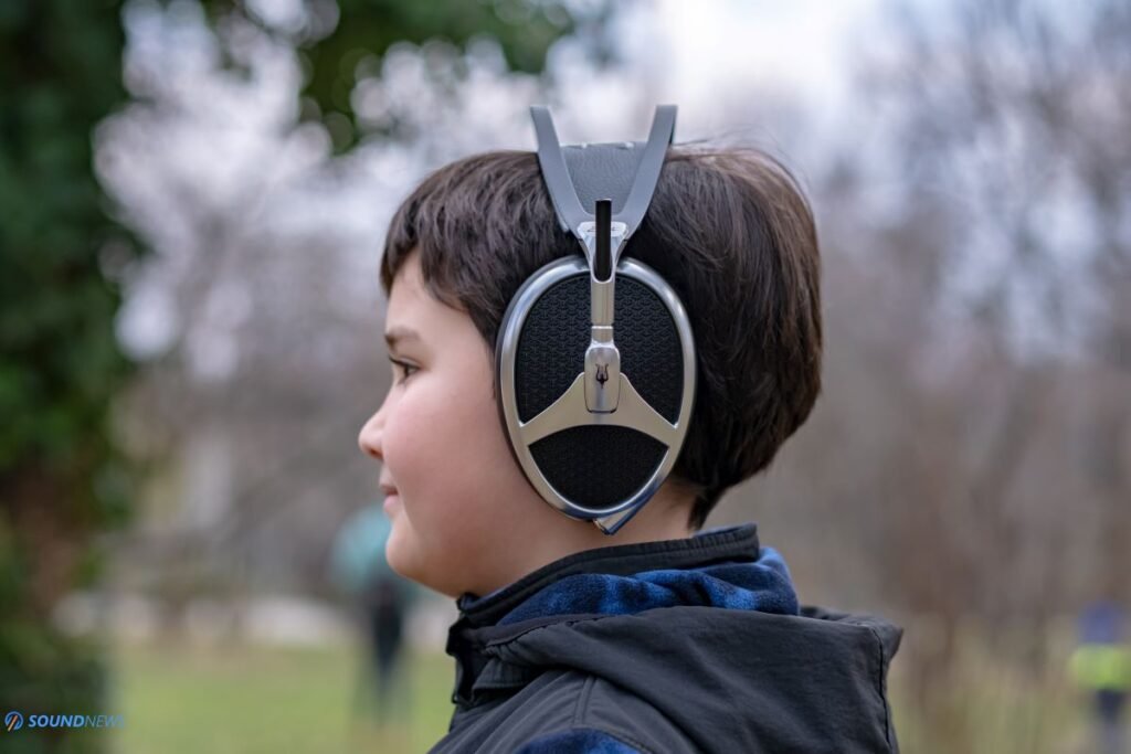 SoundNews: "Meze Elite Highly Technical, Damn Pleasing"